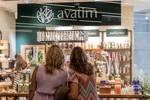 Avatim abre sua primeira loja na Europa – CACAU & CHOCOLATE